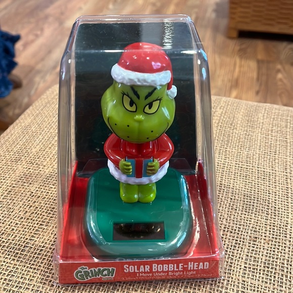 Dr. Seuss | Holiday | Nip The Grinch Solar Bobble Head | Poshmark